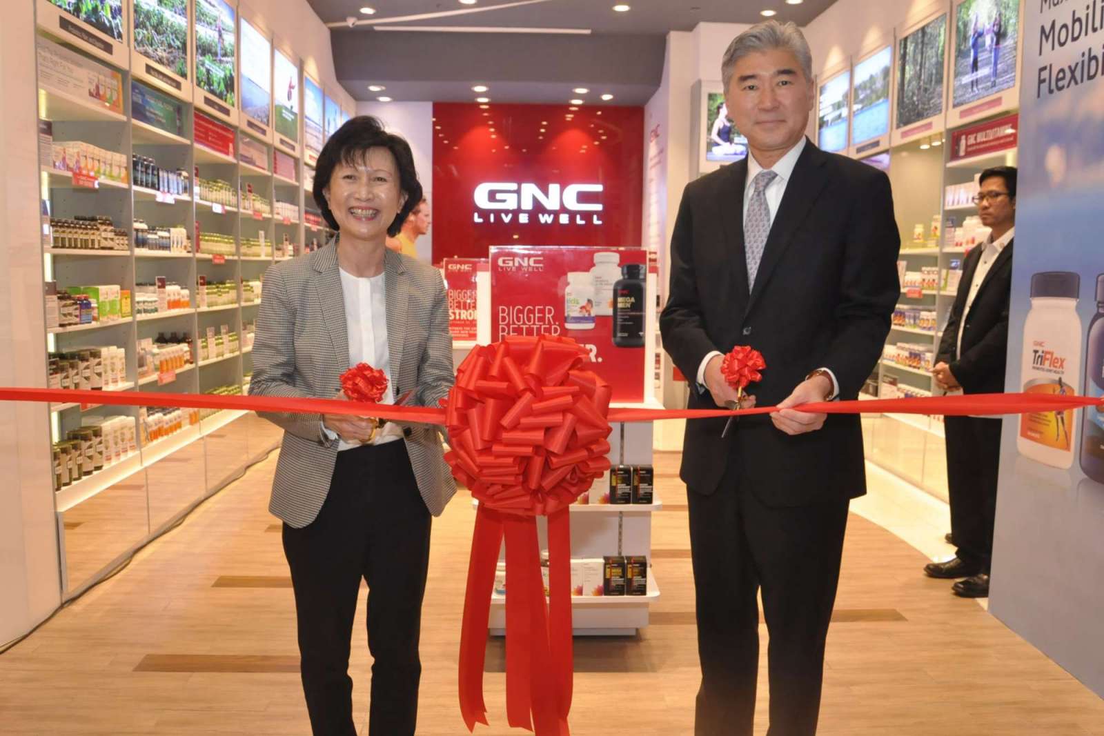 Bigger, Better and Stronger GNC here in the Philippines – ASTIG ...