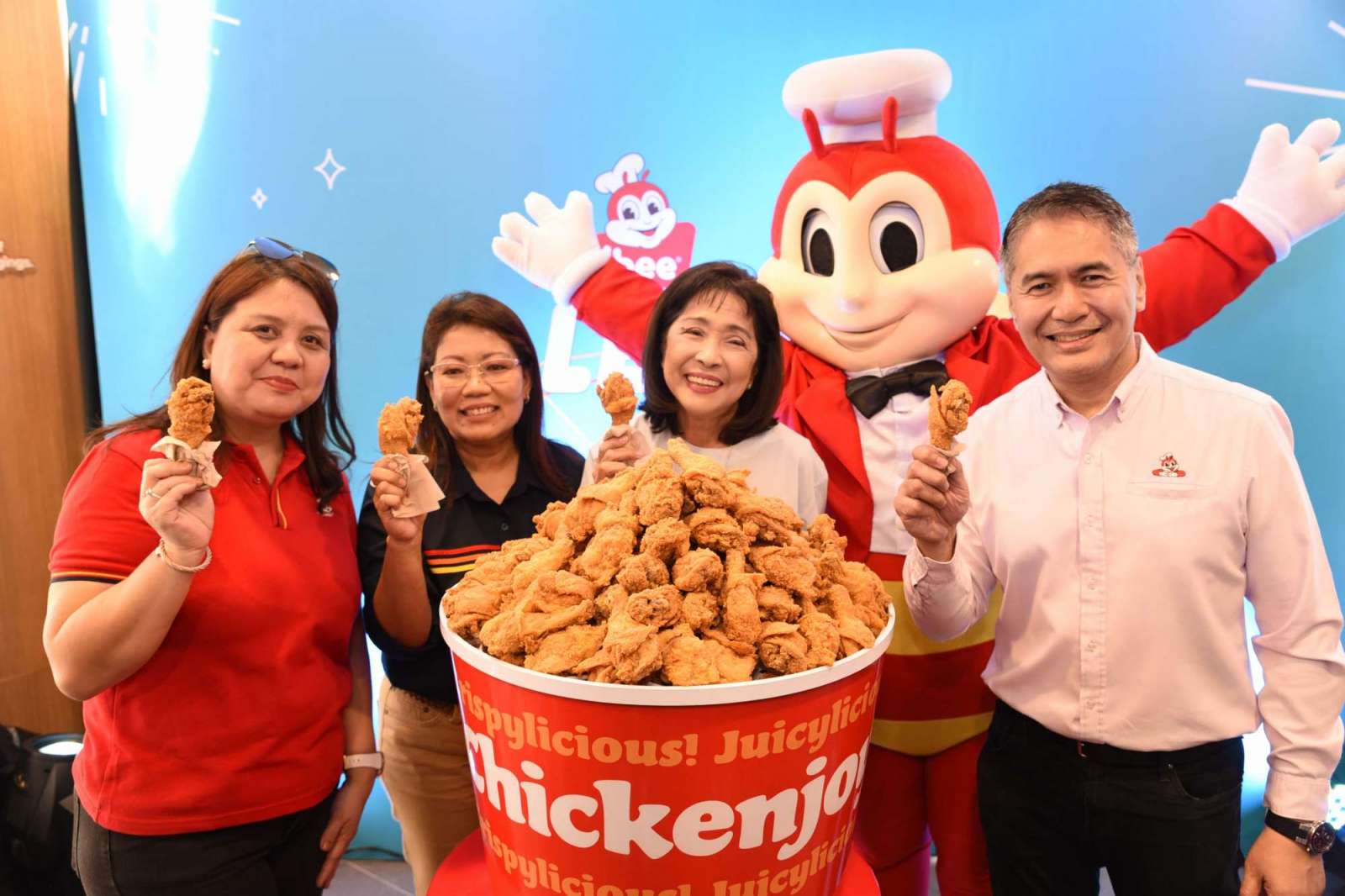 Jollibee opens new Level Up Joy Store in SLEX with first ever dual lane ...