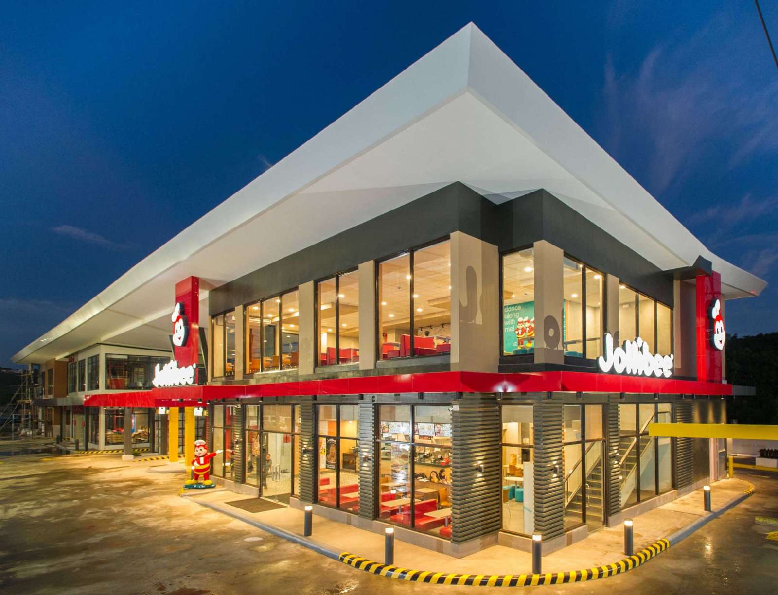 Jollibee opens new Level Up Joy Store in SLEX with first ever dual lane ...