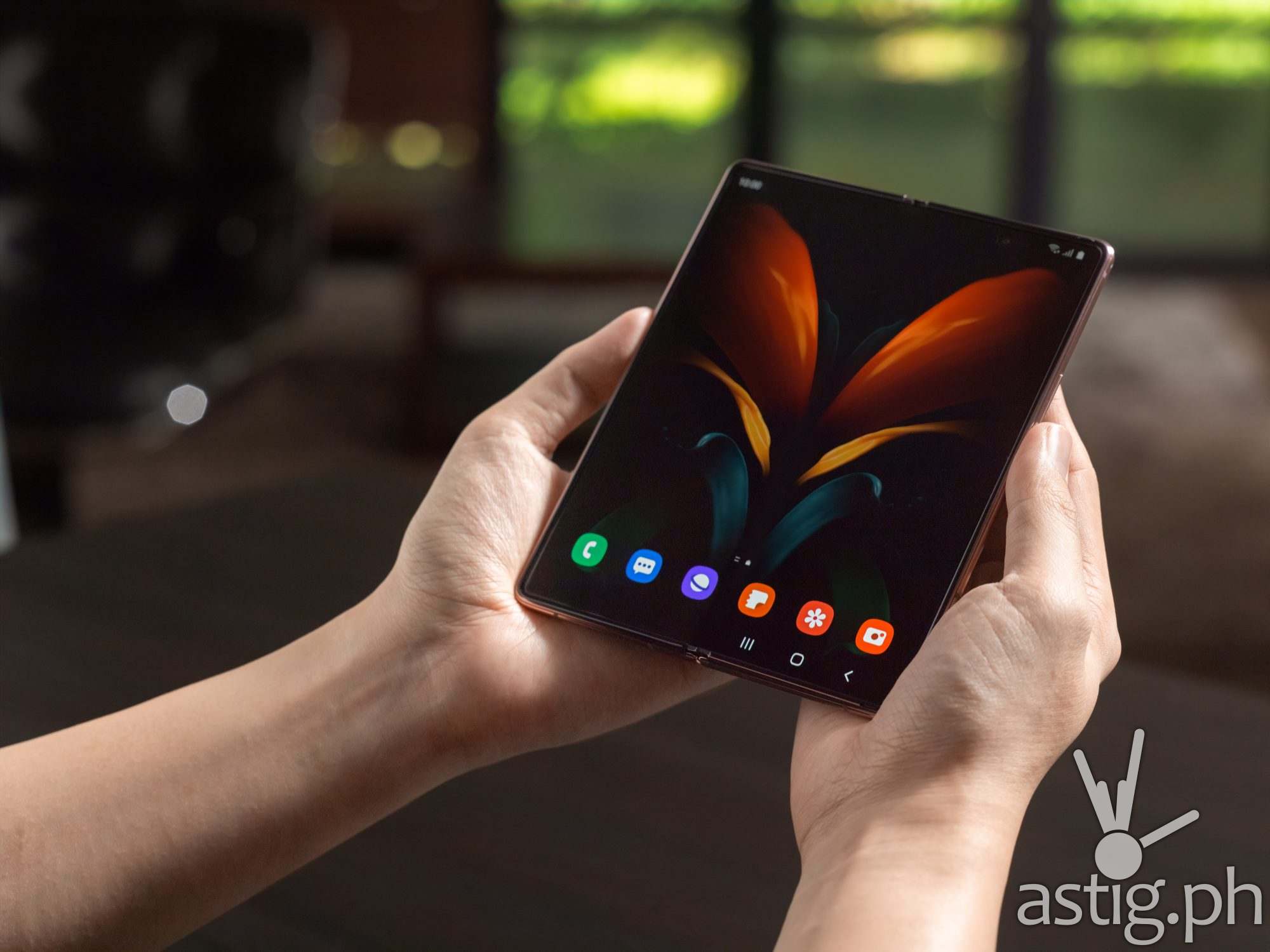 Galaxy Z Fold2: Samsung’s new “Flex” phone has 2 screens, 5 cameras ...