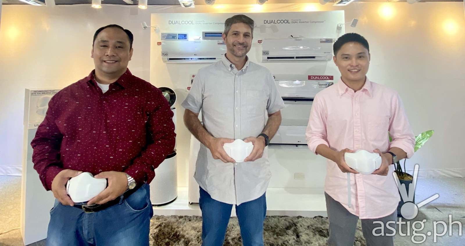 James Deakin flaunts high-tech face mask with built-in air purifier ...