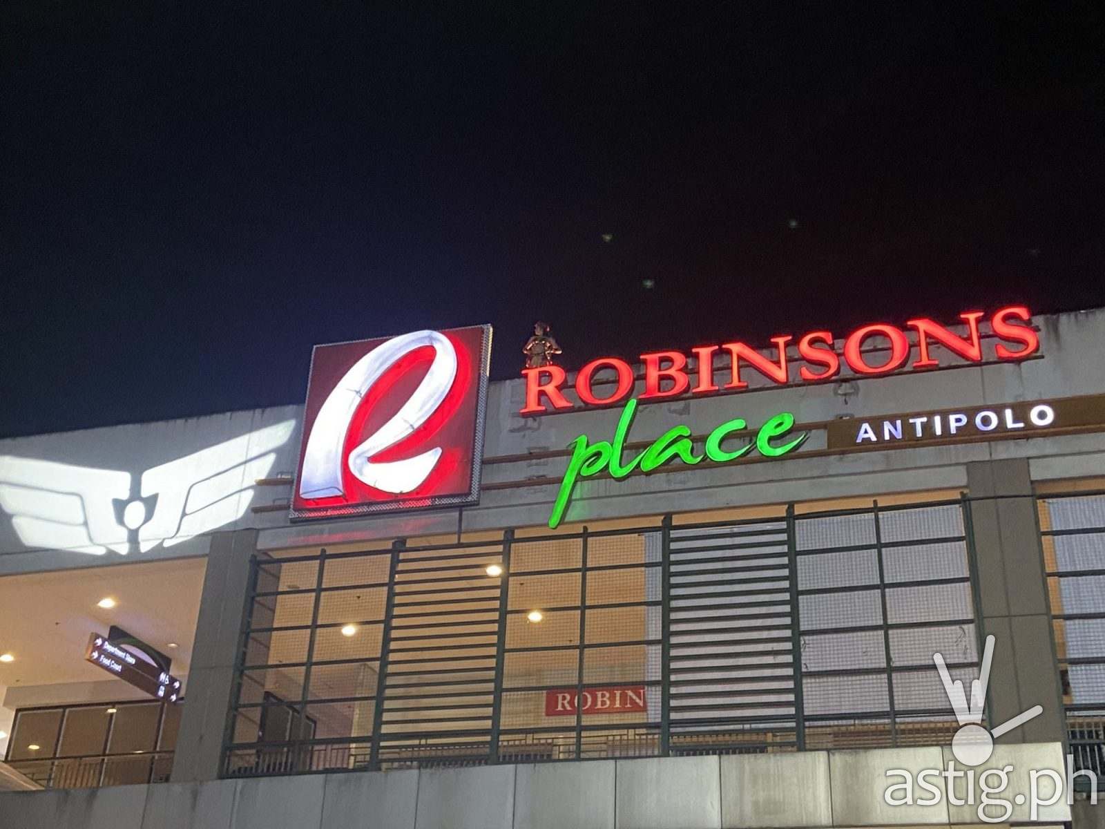 Mars Ravelo’s Darna silhouette and insignia spotted on top of several ...