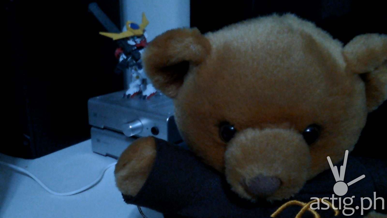 Low light teddy bear – ROG Flow Z13 sample photo (rear camera) – ASTIG ...