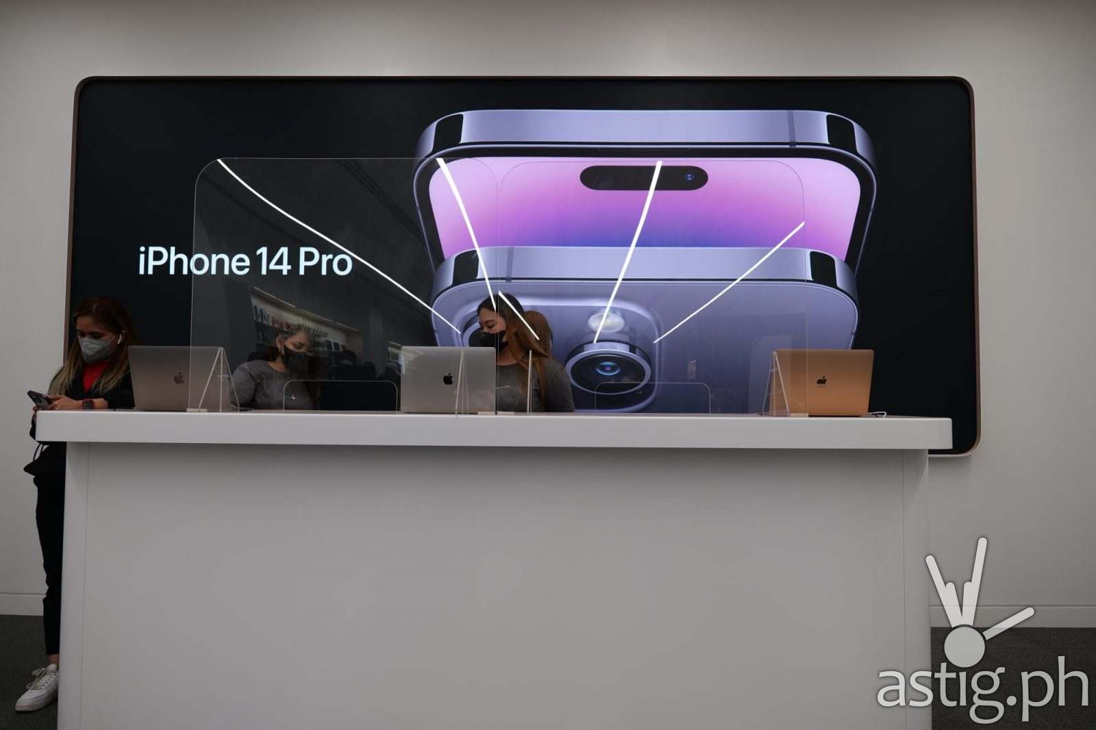 First Apple Premium Partner Store in the Philippines opens its doors in ...