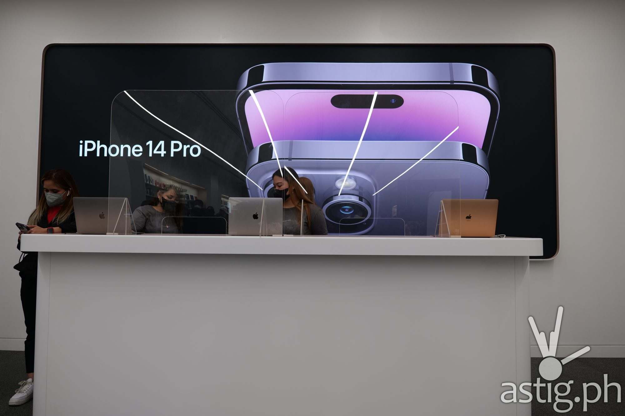 First Apple Premium Partner Store in the Philippines opens its doors in ...