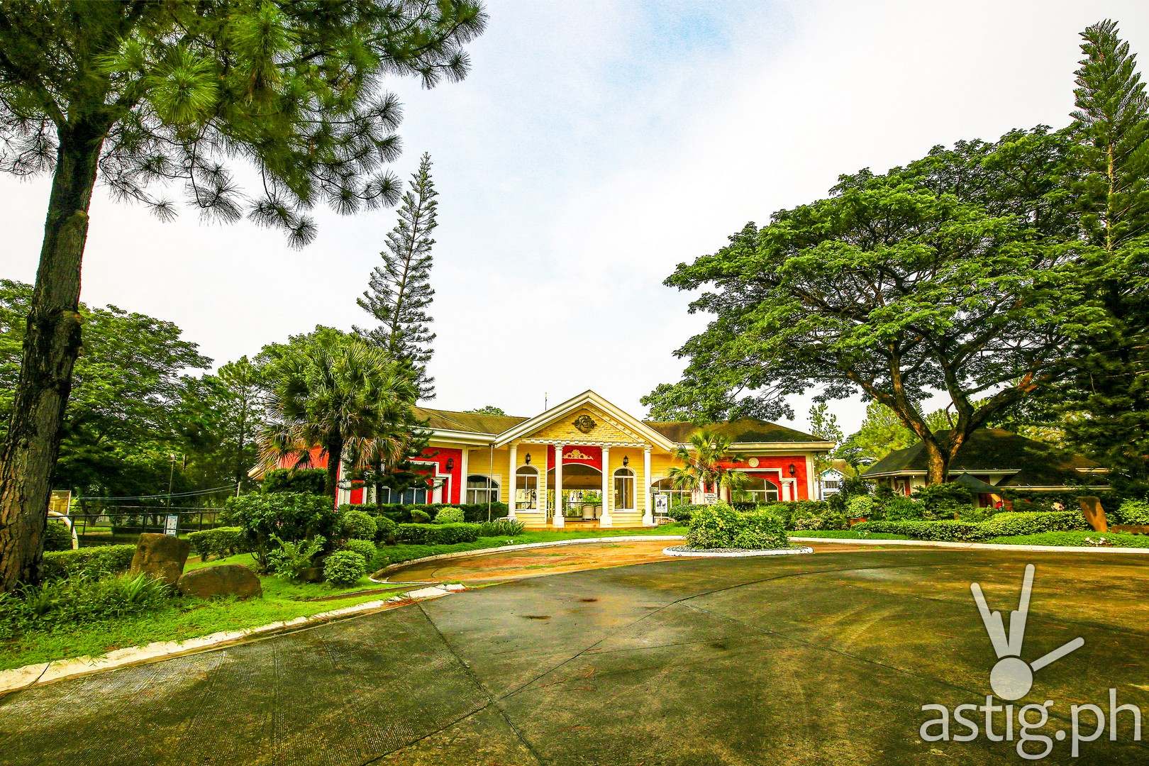 Livin’ La Vida Georgia: Inside the Exclusive Georgia Club in Sta. Rosa ...