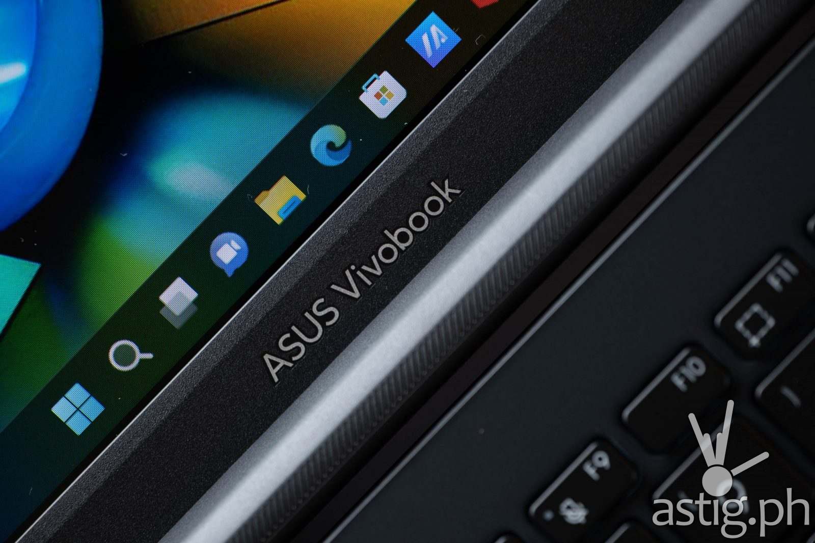 ASUS Vivobook Go 15 OLED review: Portable pro-level visuals for the ...