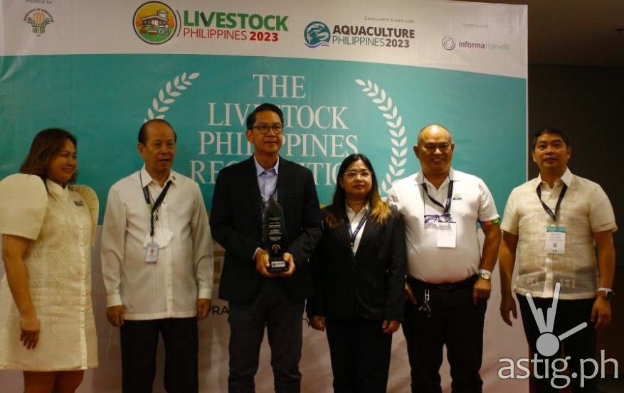 ADM RECEIVES EXCELLENT PERFORMANCE AWARD IN COMMERCIAL FEEDMILL FOR ...