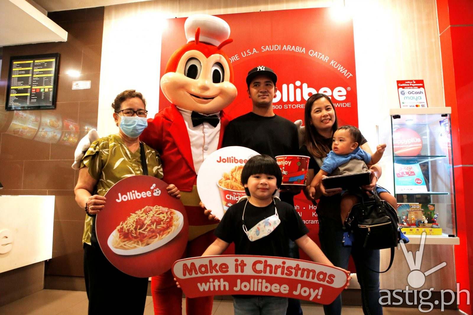 Jollibee Christmas Light show is coming! Here are all 10 stores where ...