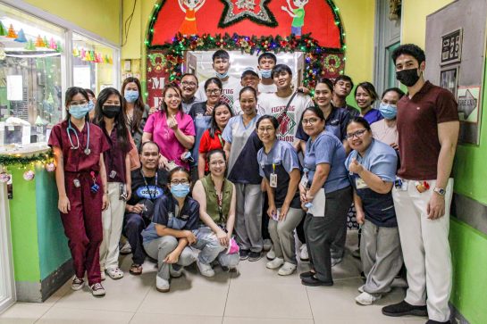 UP Fighting Maroons with UP-PGH Pedia Ward nurses and medical staff ...