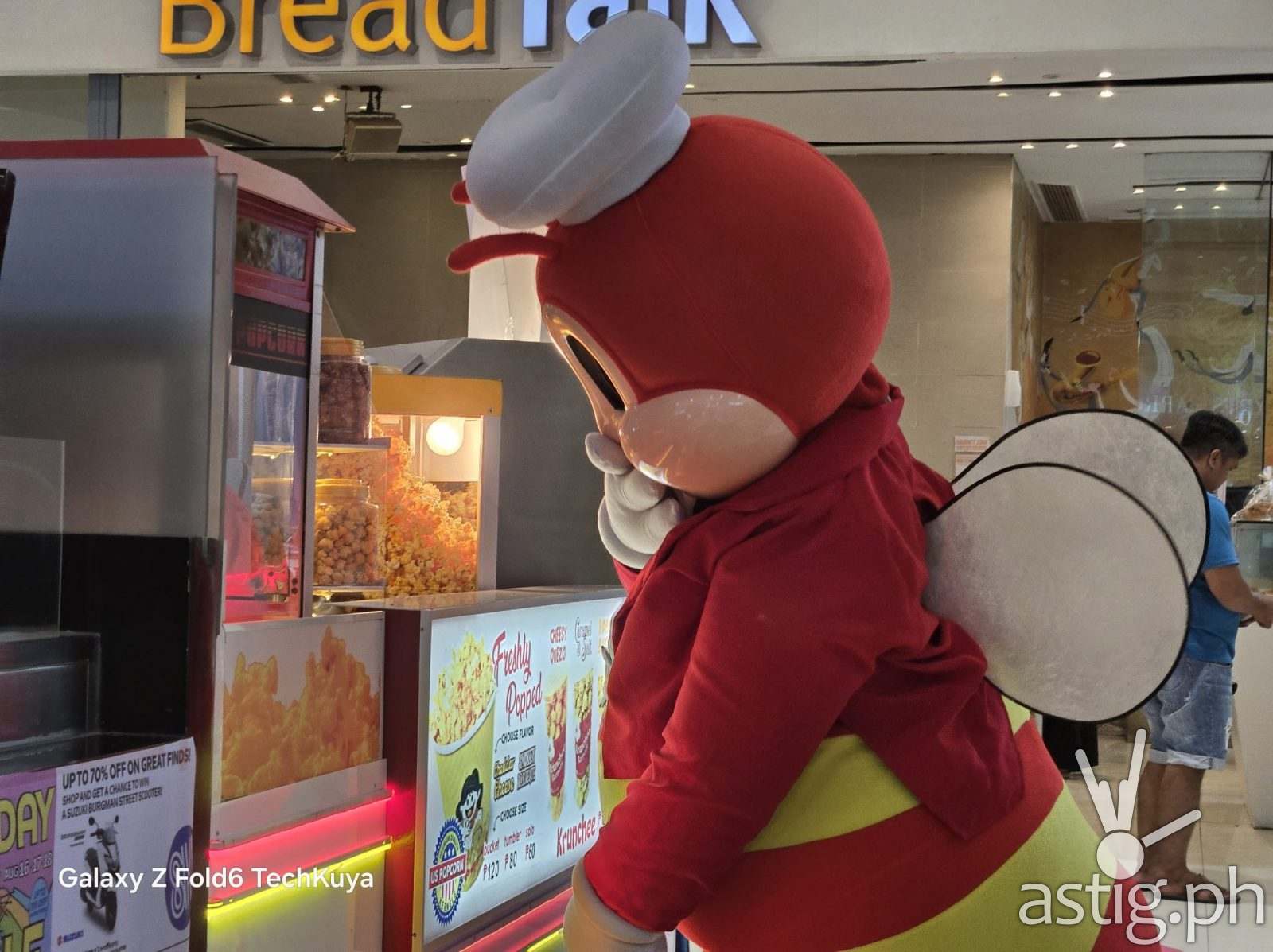 Jollibee BreadTalk – Galaxy Z Fold6 5G camera sample – ASTIG: Philippine News & Reviews