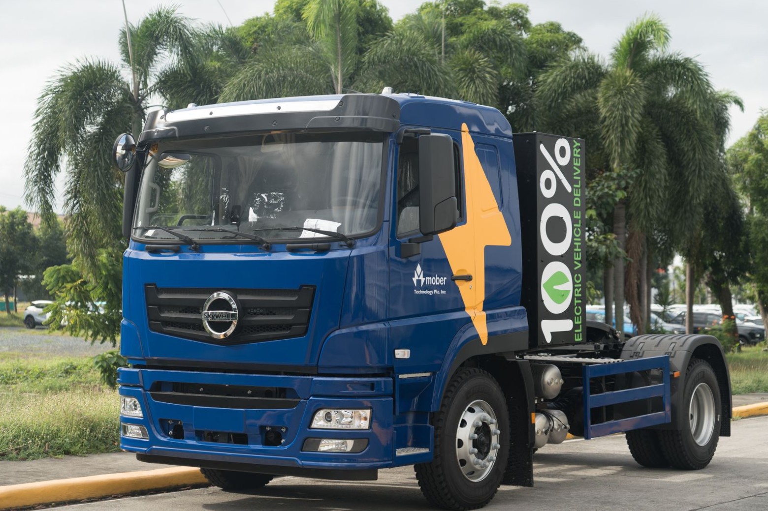 Mober launches Philippines’ first-ever fully electric tractor head ...